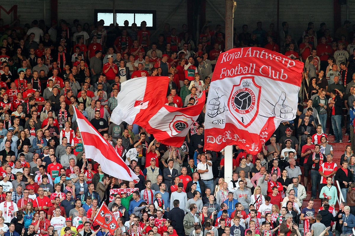Wat is dat nu, een echte Antwerpsupporter? | by Robbe van Lier | FC ...
