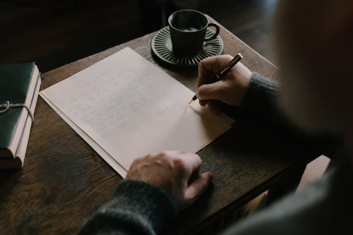 Serupa Tapi Tak Sama: Perbedaan Content Writer, Copywriter, dan UX Writer | by Restia ningrum ...