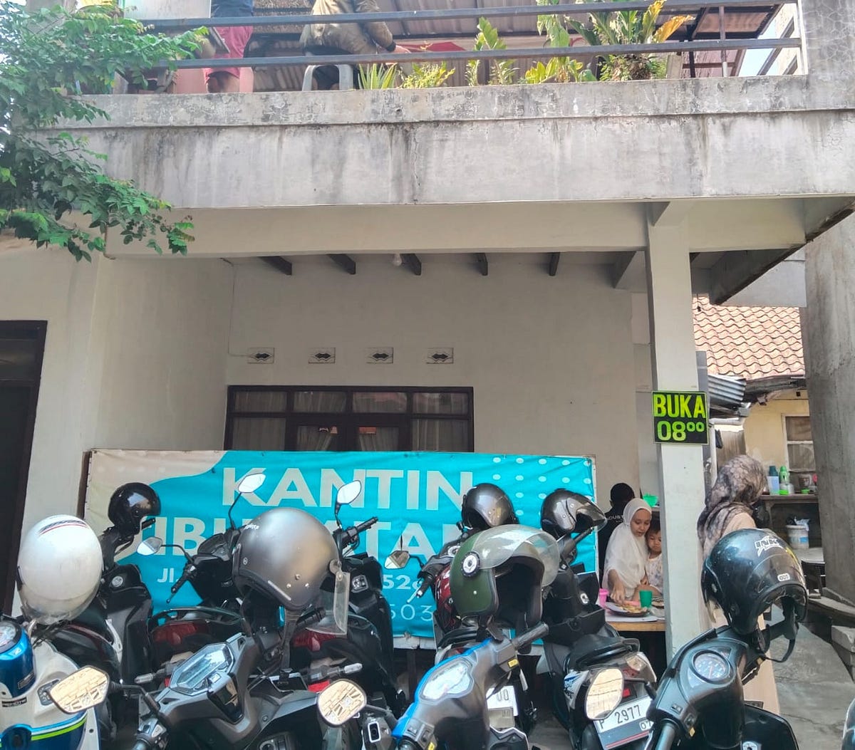 Kantin Bu Tatang, Penyelamat Perut Mahasiswa | by Ainiqolbi | Medium