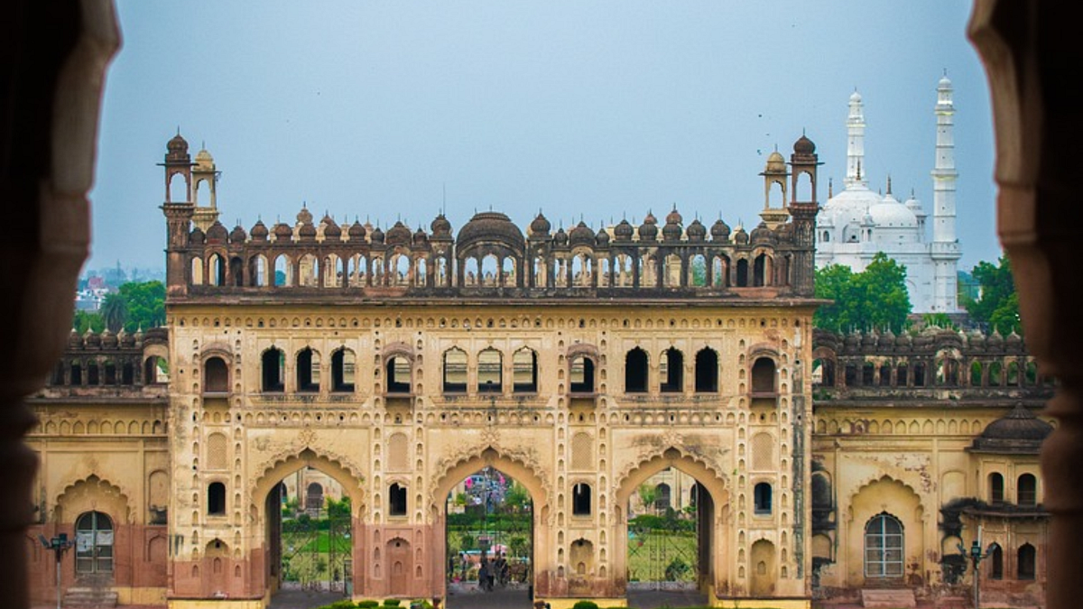 The History of Ancient Lucknow. Lucknow had still not woken up as I ...