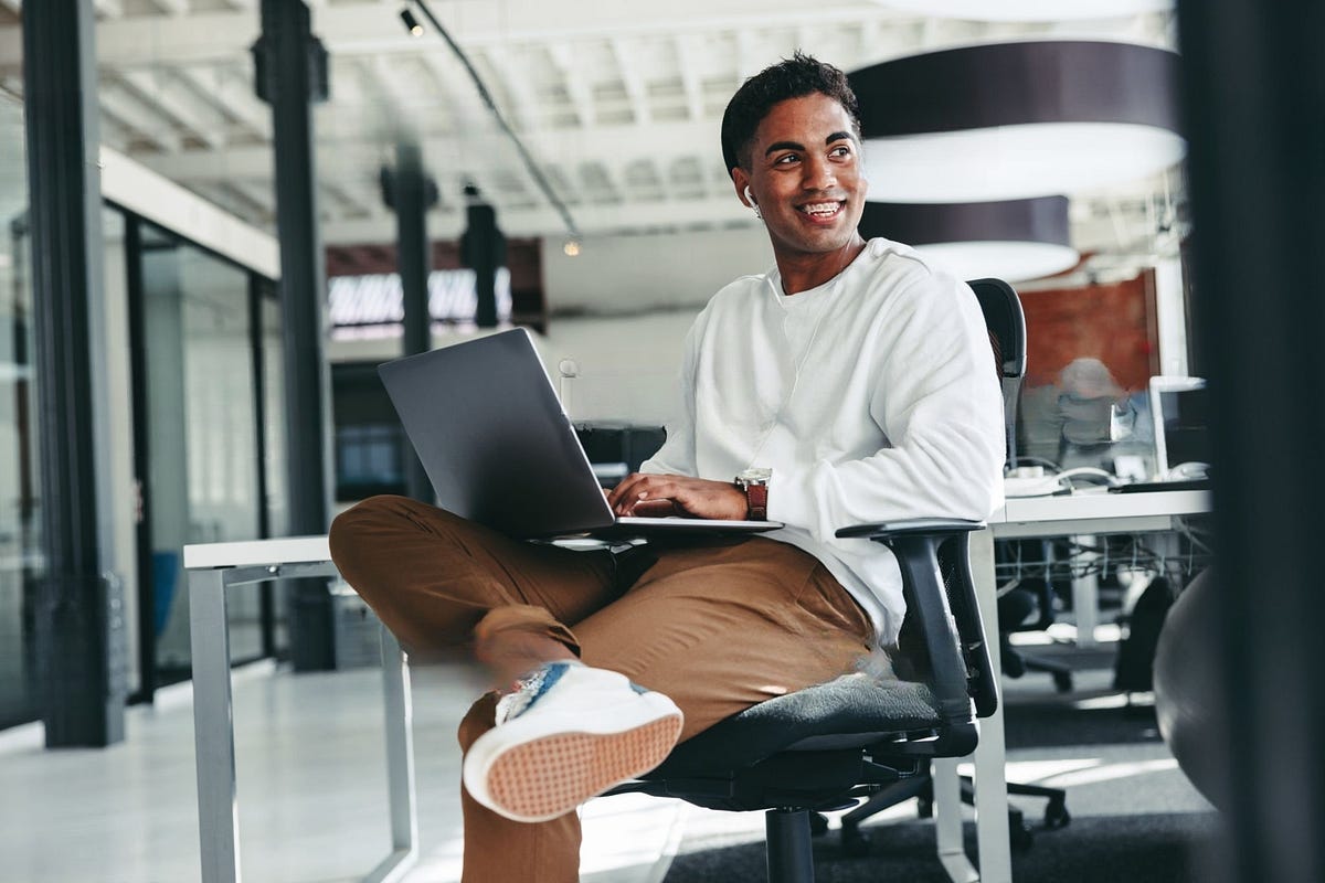 Exploring ReactJS 18.2.0. A Dive into New Features with Code… | by ...