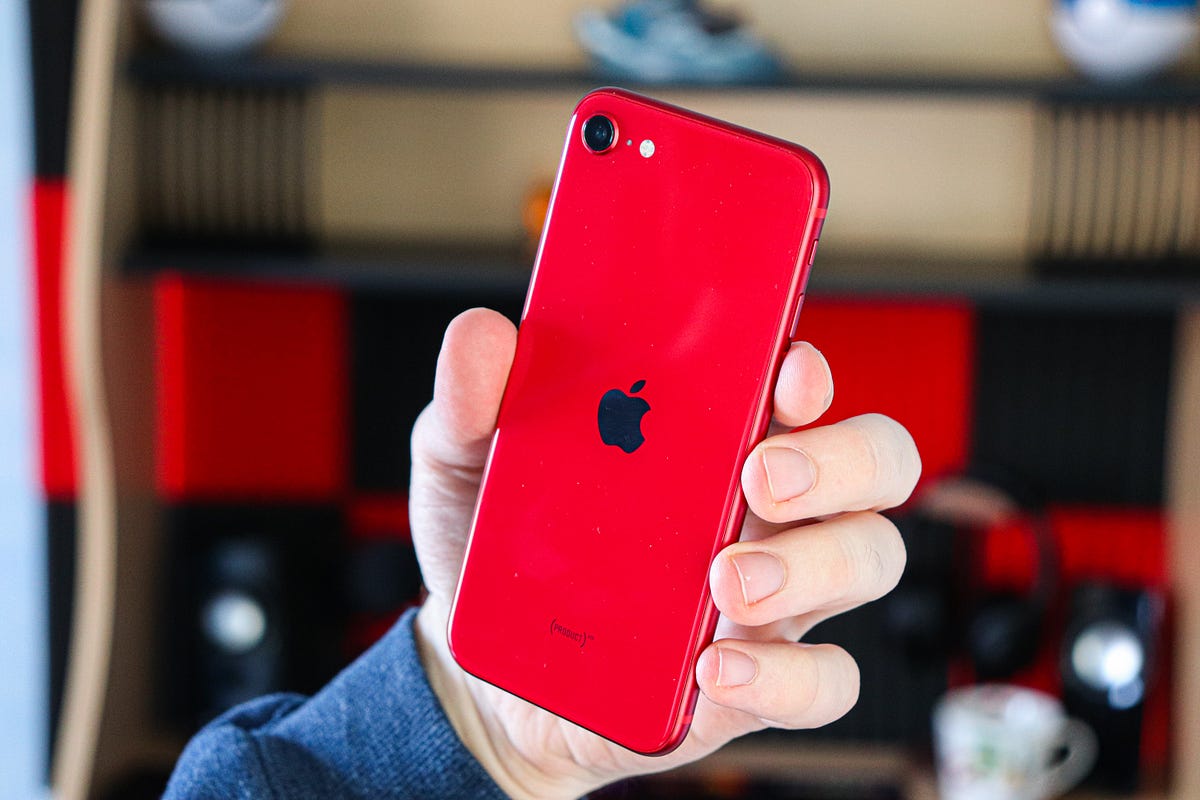 Who Is The 2020 iPhone SE For?. I’ve been using the 2020 iPhone SE for ...