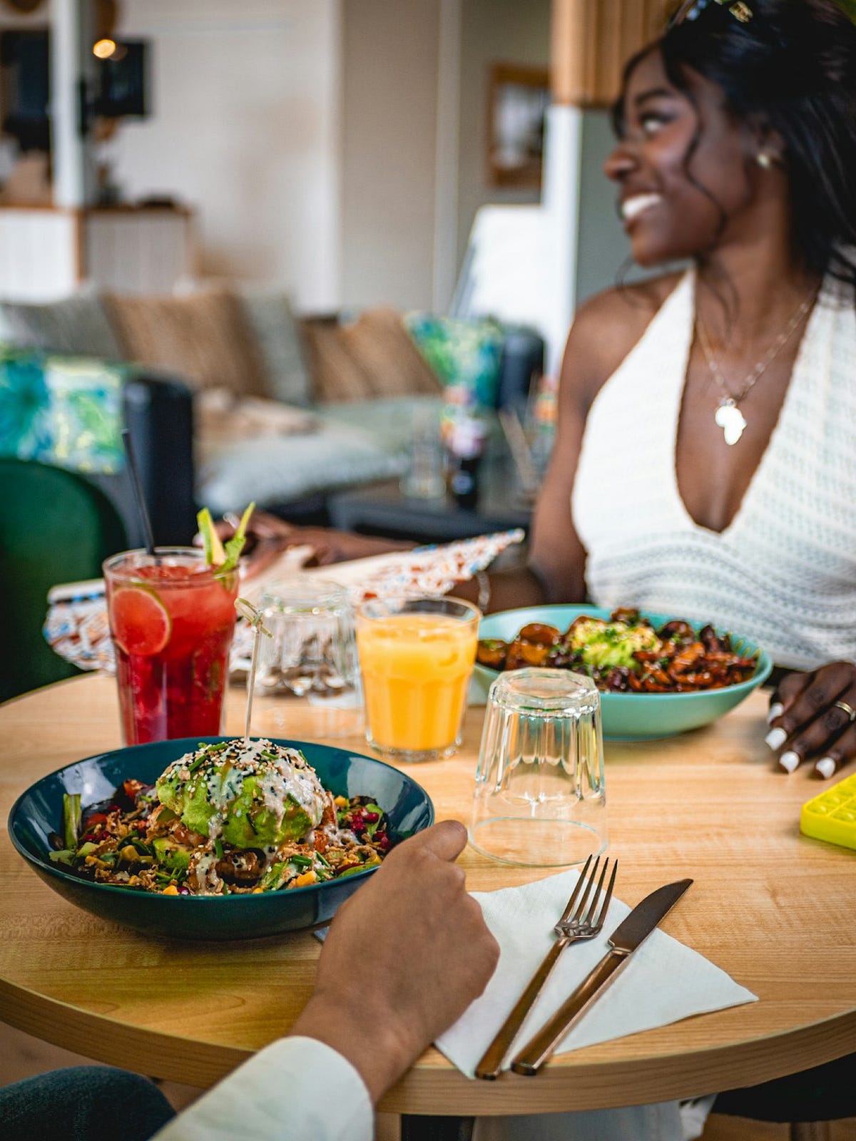 A Chance Encounter: How I Met The Love Of My Life In A Quiet Restaurant ...