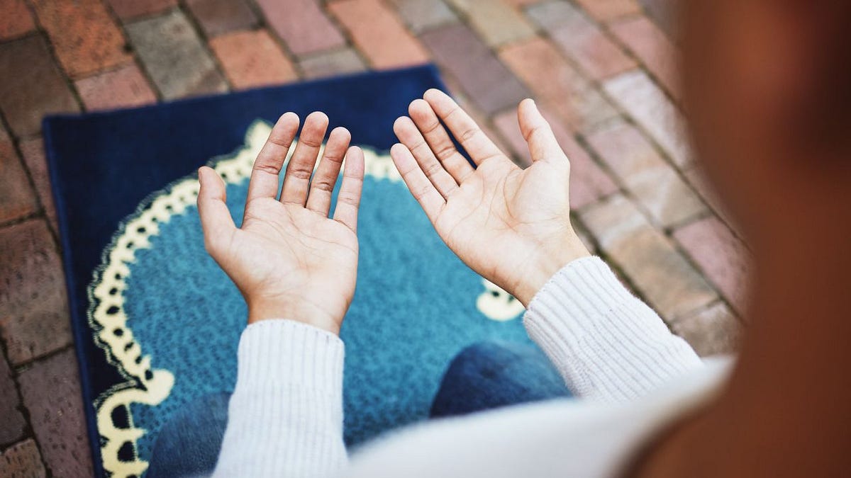 3 Rakat Farz Namaz Ka Tarika Step By Step | by Namazein Official | Medium
