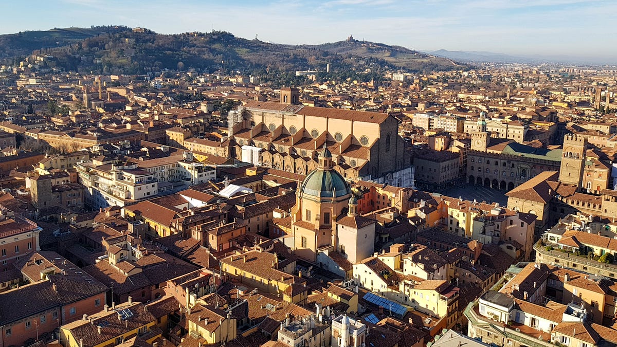 (Italy)Discovering Bologna: Italy’s Hidden Gem of Timeless Beauty and Authentic Charm | by Vally ...