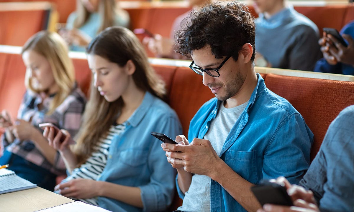 How Mobile Apps are Improving Students’ Experiences | by NACUE | Medium