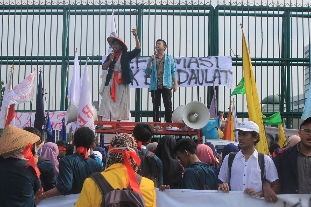Kita adalah Sisa-Sisa Reformasi yang Tak Diikhlaskan. | by Adjasj | Medium