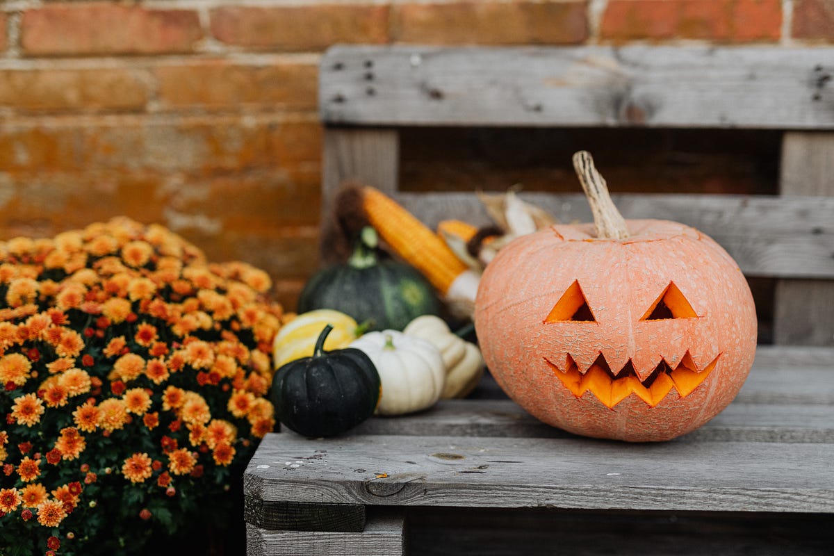 How Halloween Has Changed Over the Decades as a Family Tradition — A ...