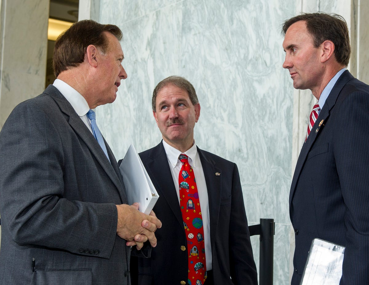 How Do Lobbyists Influence Bills in State Legislatures? | by Scholars ...