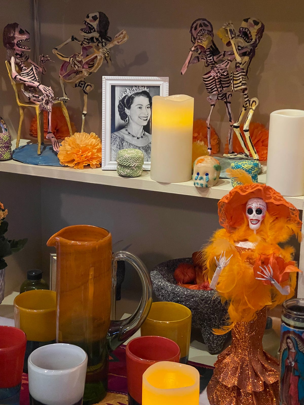 La Reina y la Catrina: Una calaverita | Medium