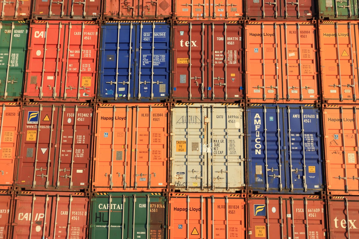 What is Docker, and why is it useful for data science? | by Aaron ...