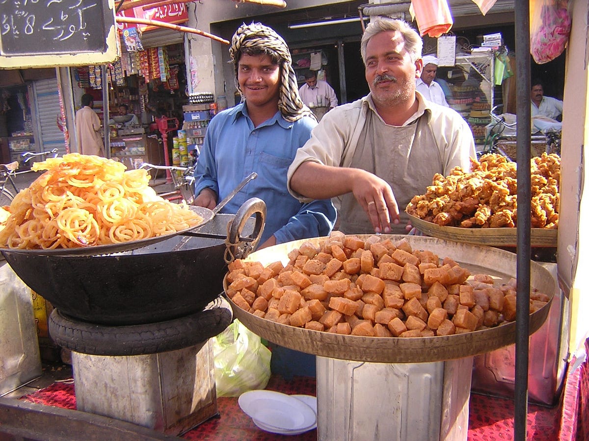 Why Is Street Food So Popular in Pakistan? | by Dreamer’s Dairy | Medium
