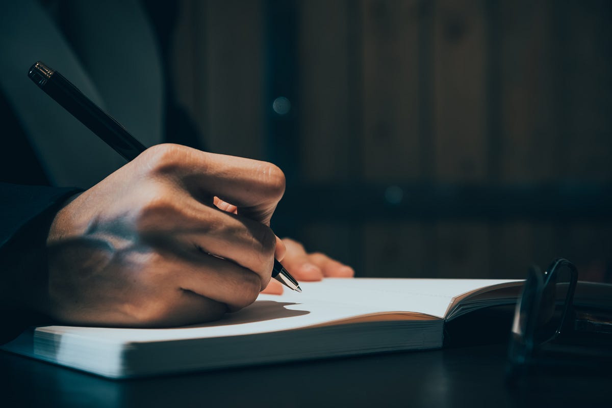 5 Tips for Writing a Book Pitch That Will Stand Out | by Flynn Hannan ...