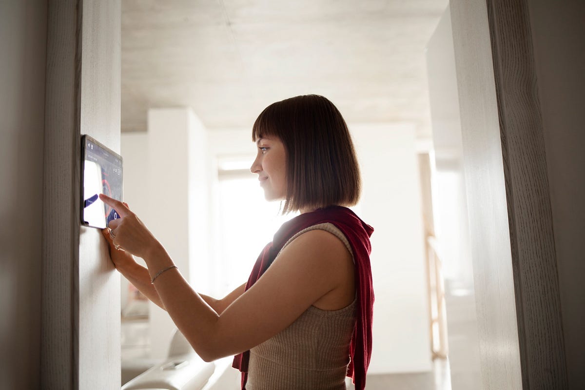 “Modern Home Management: Enhancing Security by Monitoring Maid ...