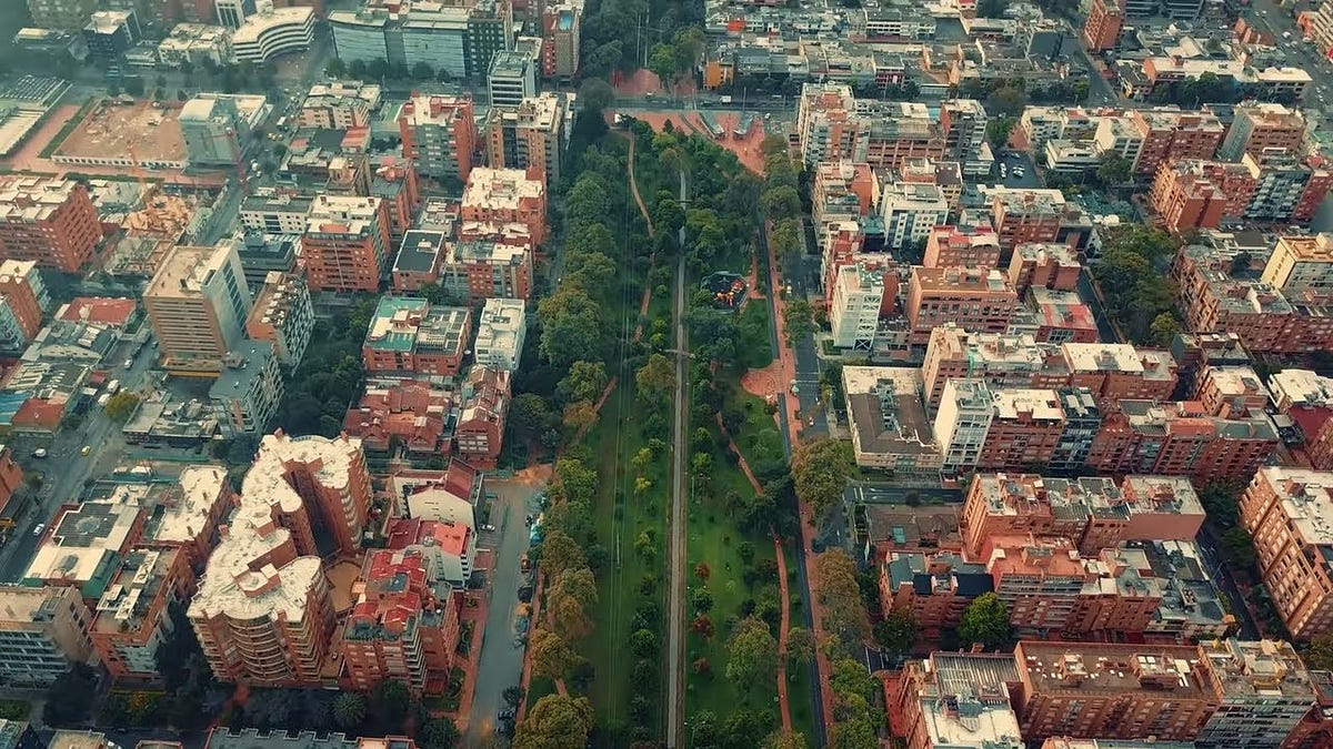 Parque El Virrey. Segunda-feira, 1 de Janeiro… | by Marcos Junior ...