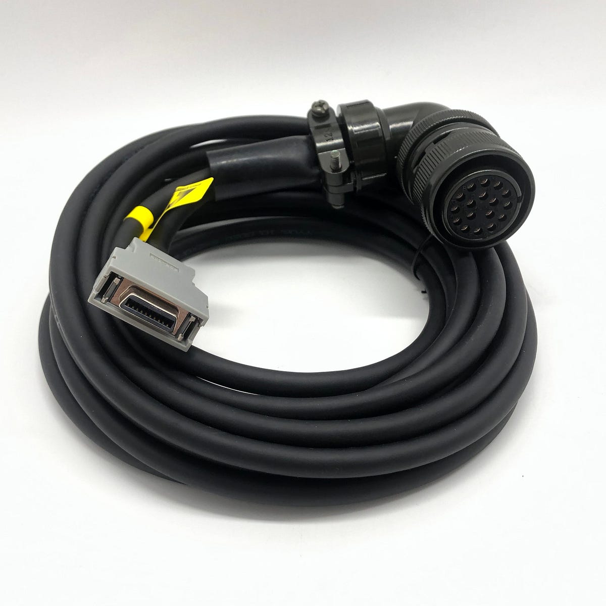 What do you need to know about industrial robot cables? | by Annazeng ...