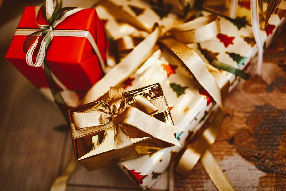 Gifts That Keep Giving: Corporate Gifting Ideas to Enhance Employee ...