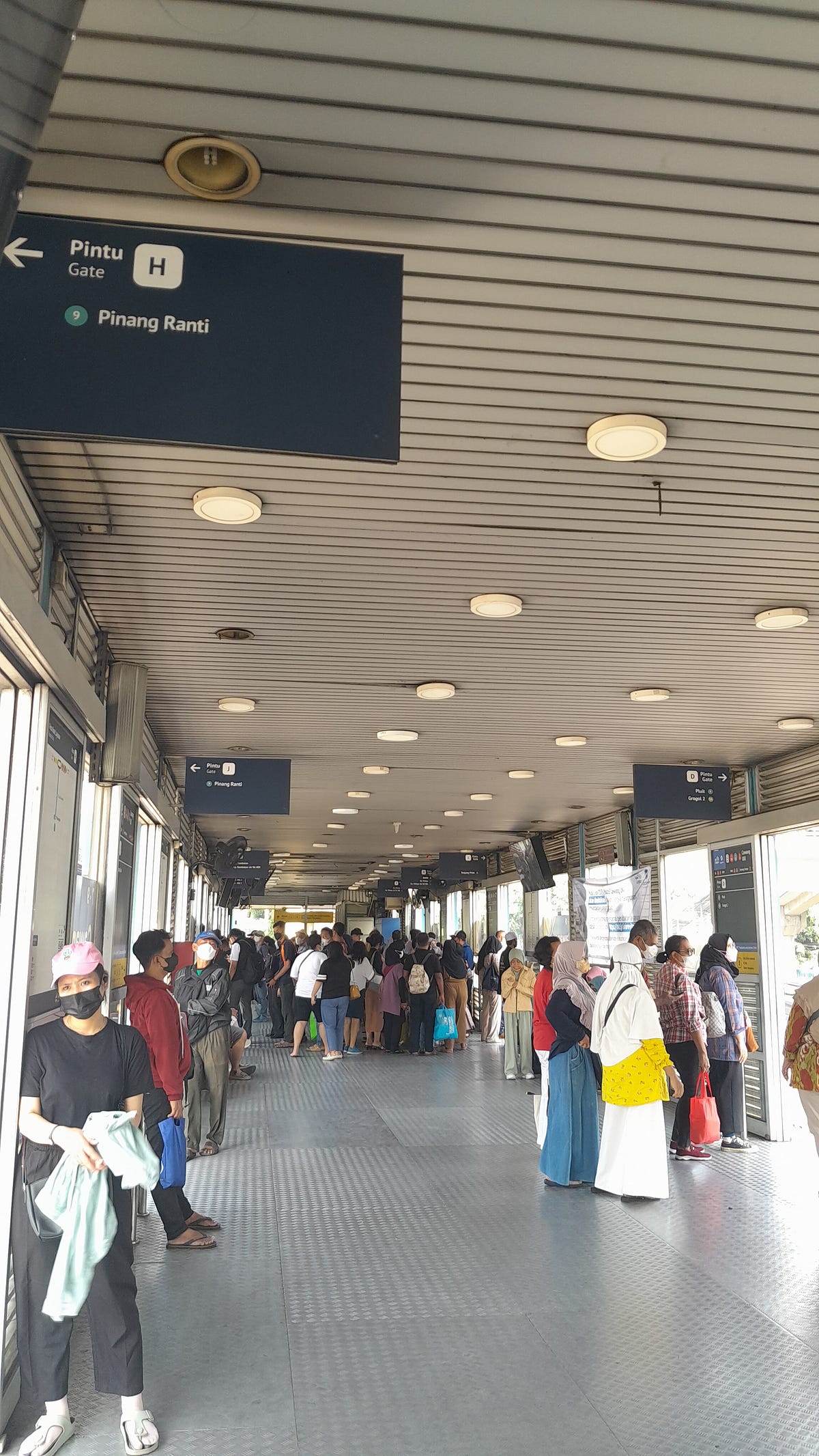 Libur Nasional TransJakarta Tetap Beroperasi Normal - hisnia muna - Medium