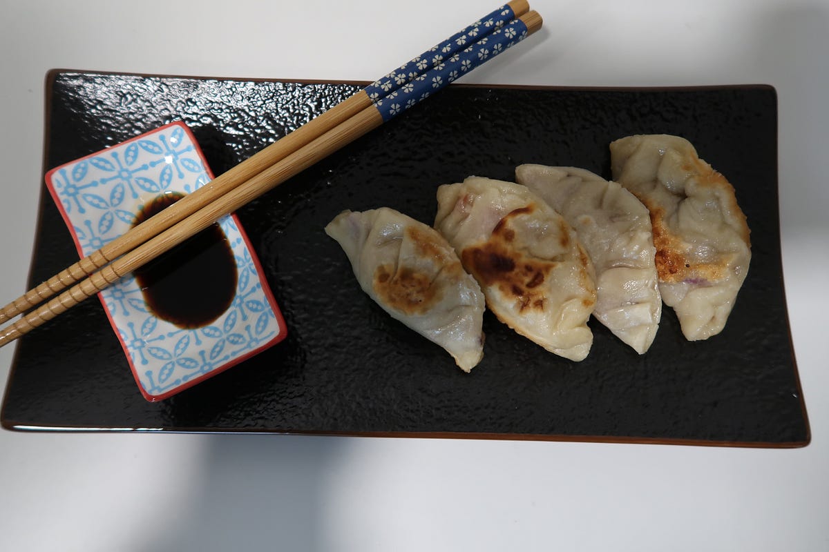 Zomato em Casa: Gyosas. Desafio aos artistas aí de casa: É na… | by ...