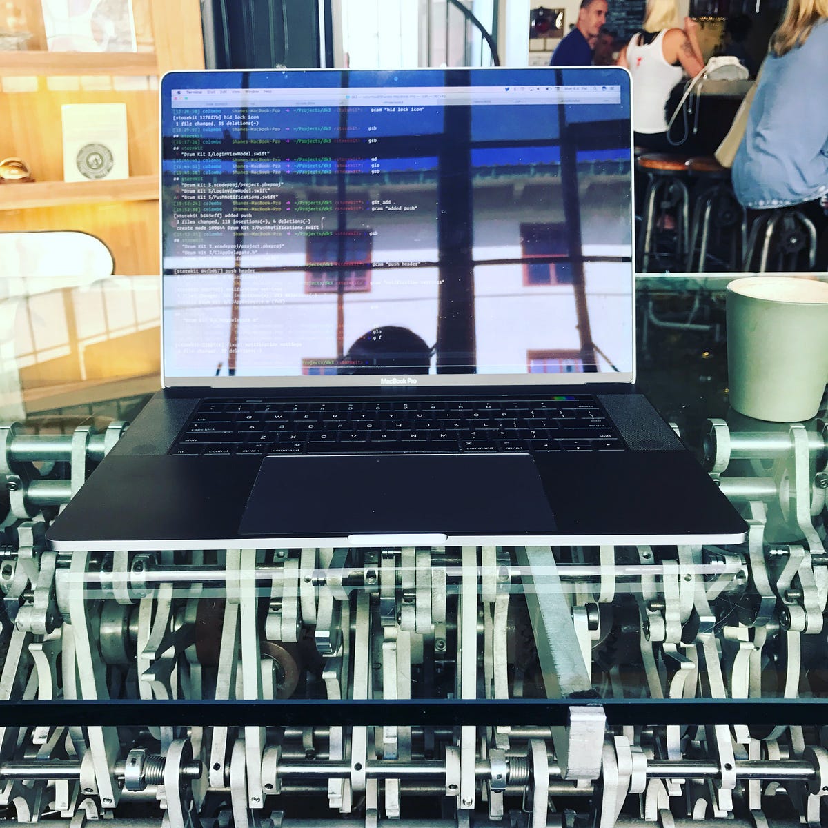 View-Model Specialized View Controllers Using Storyboards in Swift | by Shane Vitarana | Medium