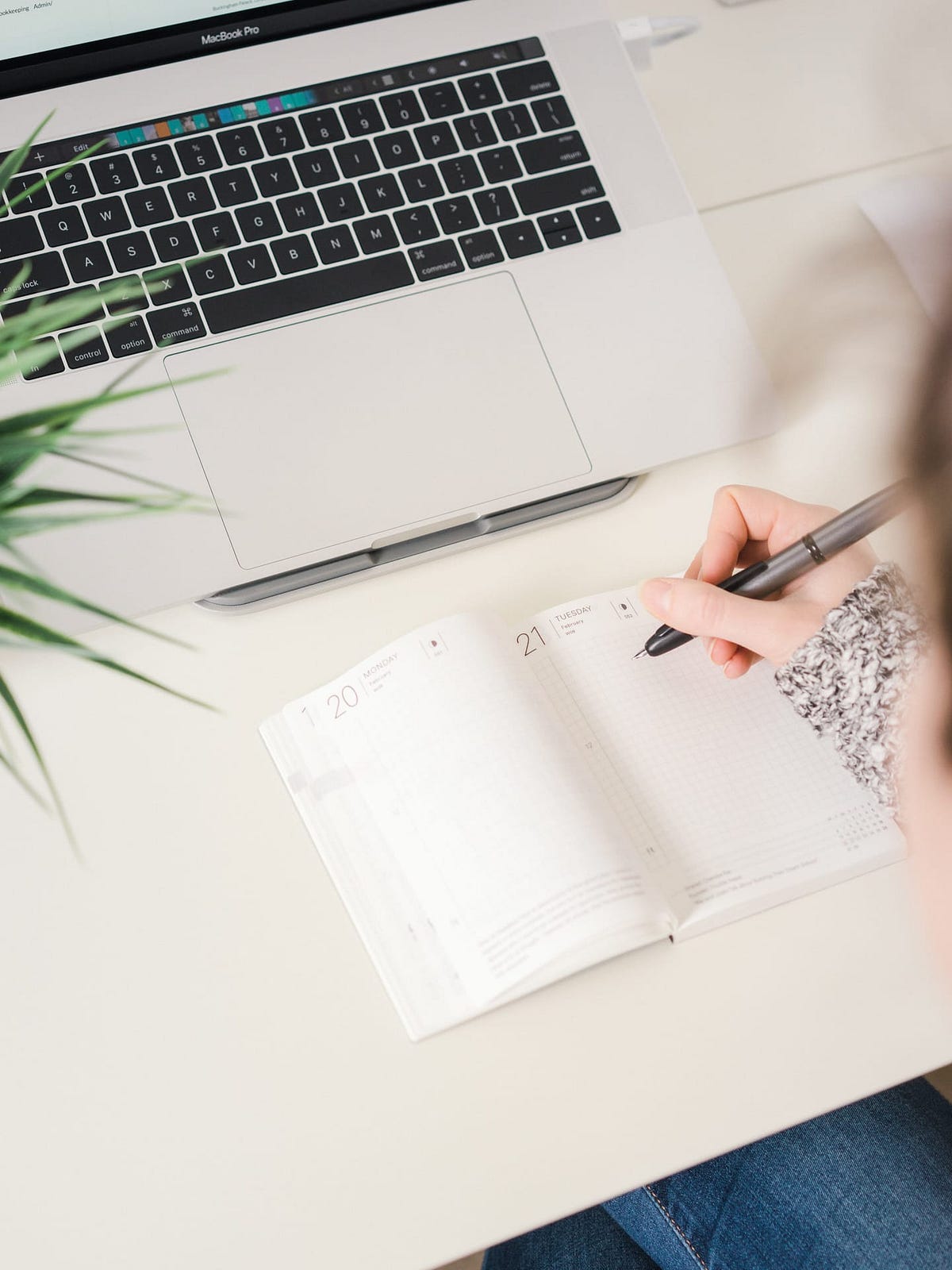 Some Tips for Developing a Journal Habit | by Joshua Ginter | Day One ...