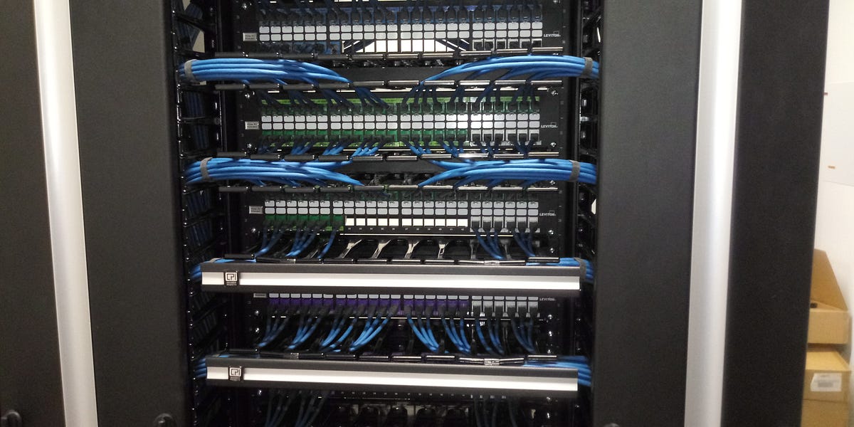 What is a data center? Simple explanation with an example | by Infinite ...