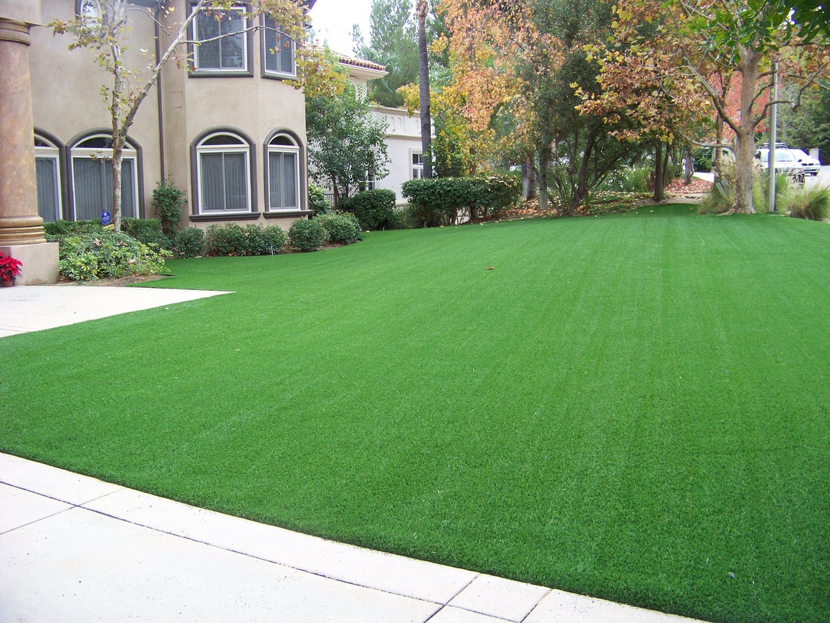Year-Round Greenery: The Seasonal Advantages of Artificial Grass in ...