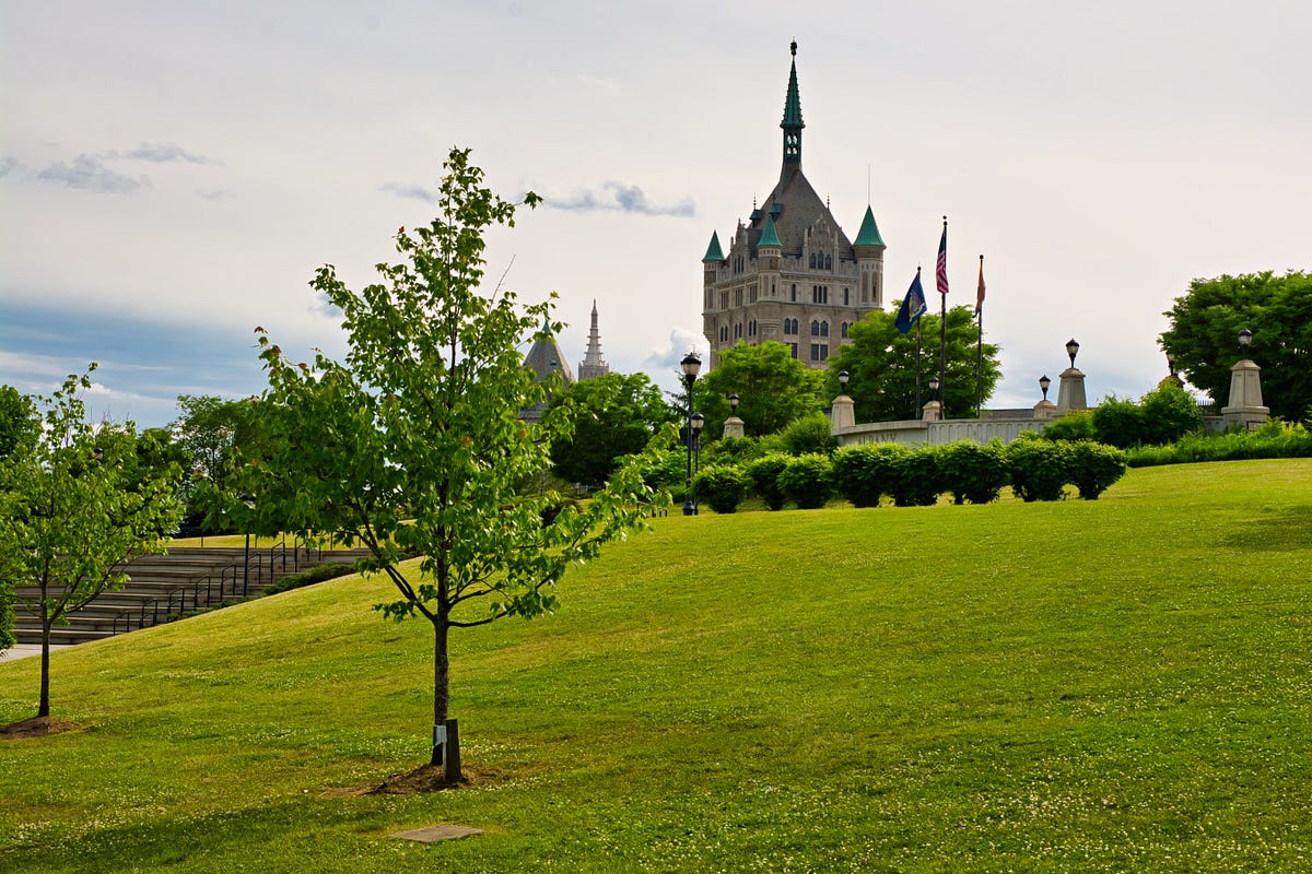 6 Places you can visit while vacationing in Albany | by FareFerry | Medium