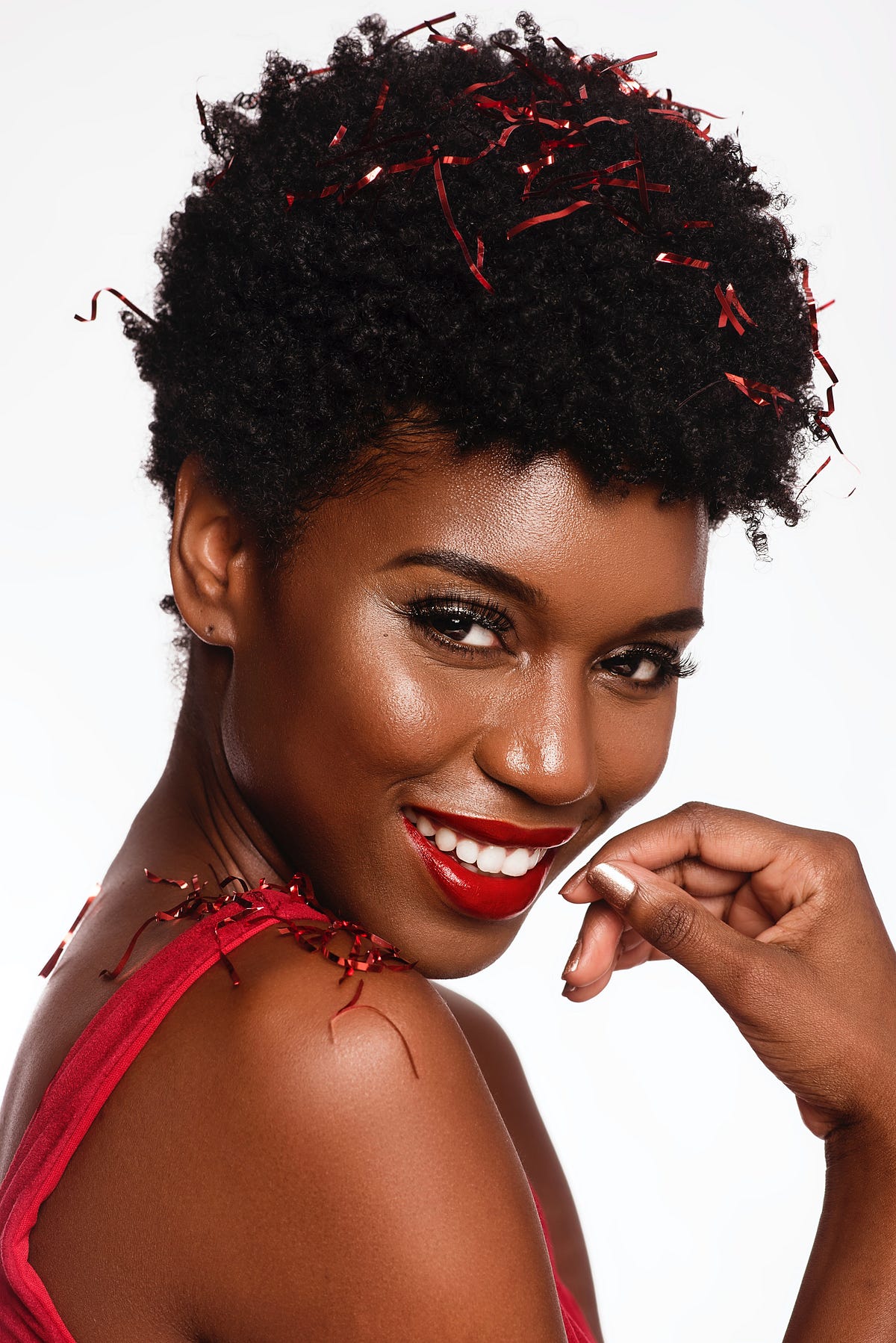 A GIRLS ULTIMATE GUIDE TO WEARING RED LIPSTICK | by Uduak Samuel | Medium