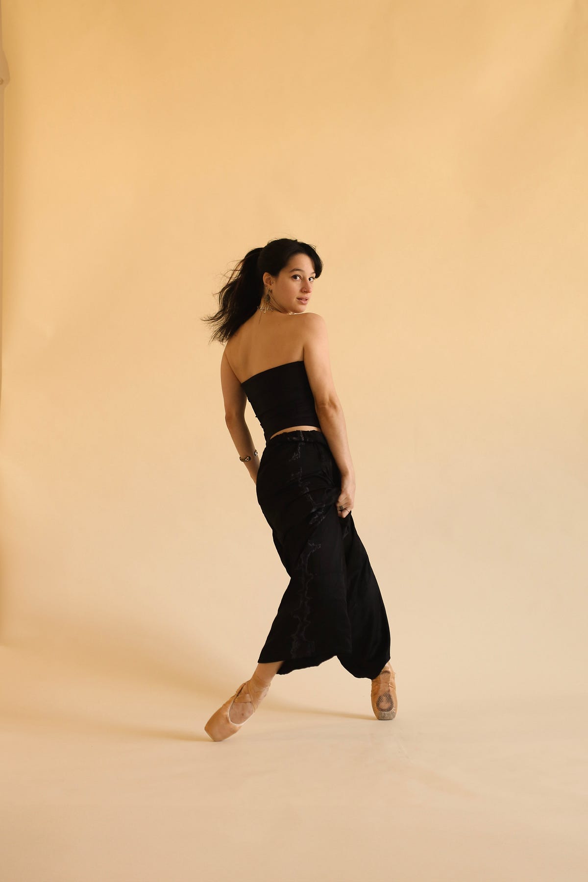 V3-NO.1 From Greece to New York City with Complete Artist, Myrto ...
