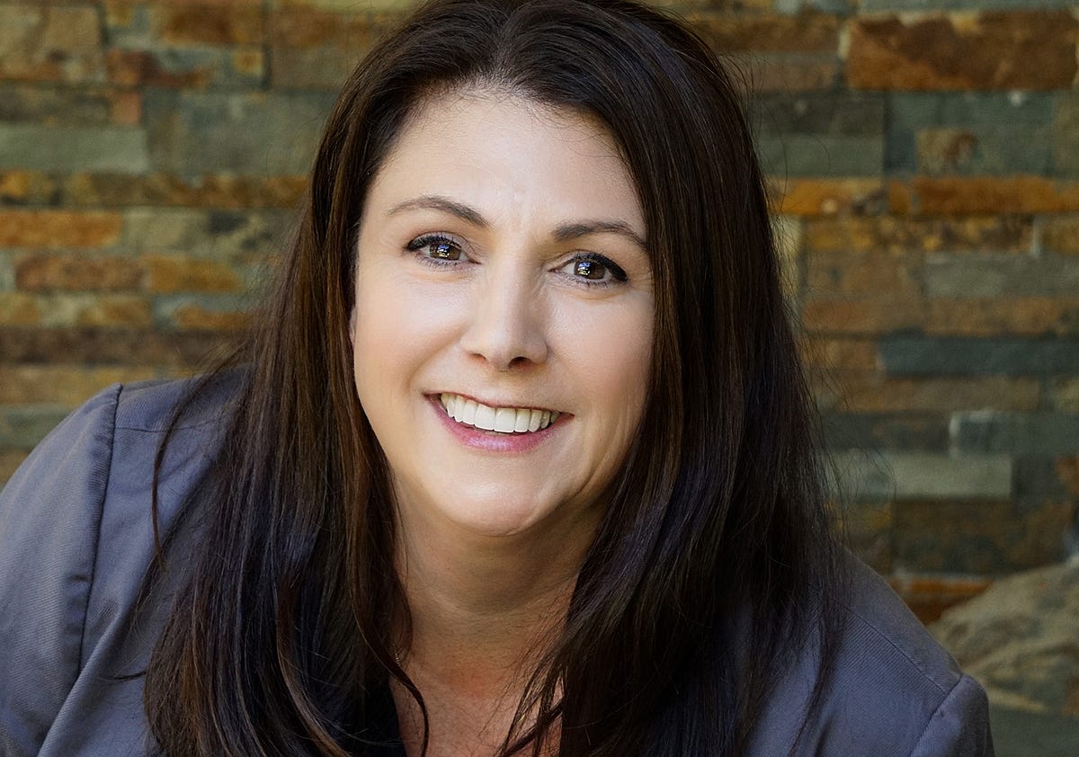 “A Rising Tide Lifts All Boats” 5 Leadership Lessons With Erin Lumley ...