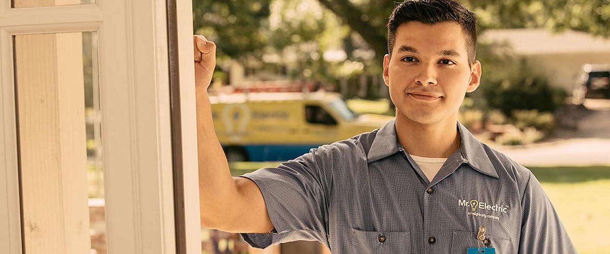 How to Find Reliable Electricians for Your Electrical Needs | by Mr ...