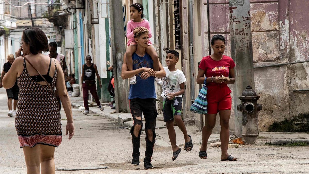 Draft of New Cuban Migration Law Eliminates ‘Emigrado’ Status | by TLDR ...