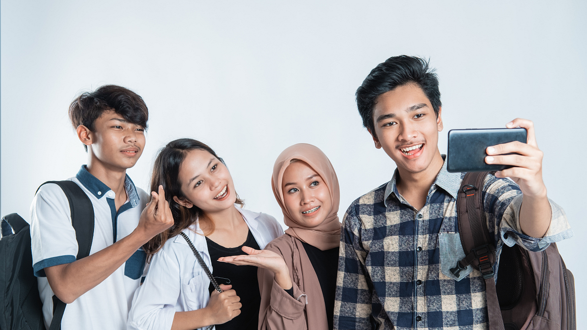 How to Dress for a Semi-Formal Event as a Teenager: Unveiling the ...