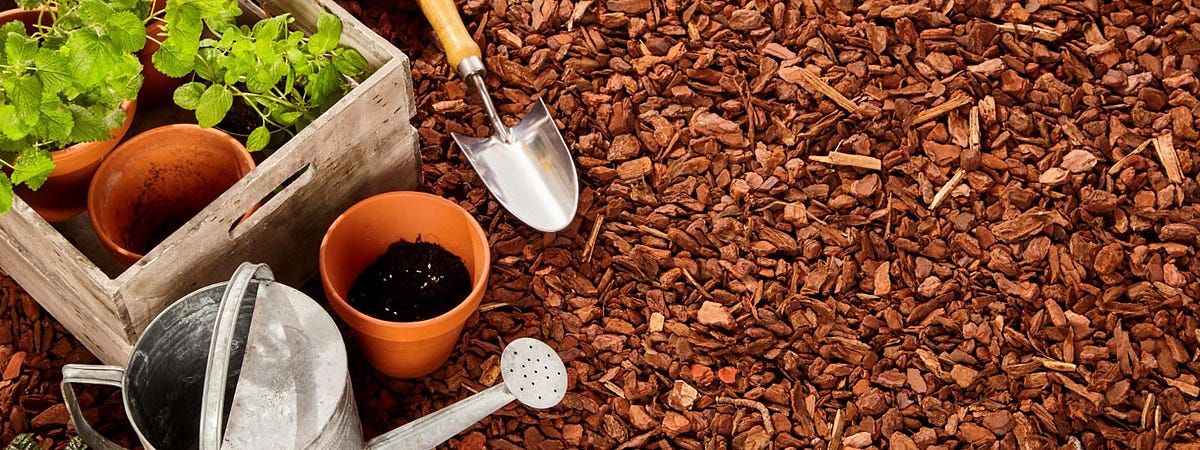 The Advantages of Using Mulch Clearwater Flakes in Your Yard | by CWT ...
