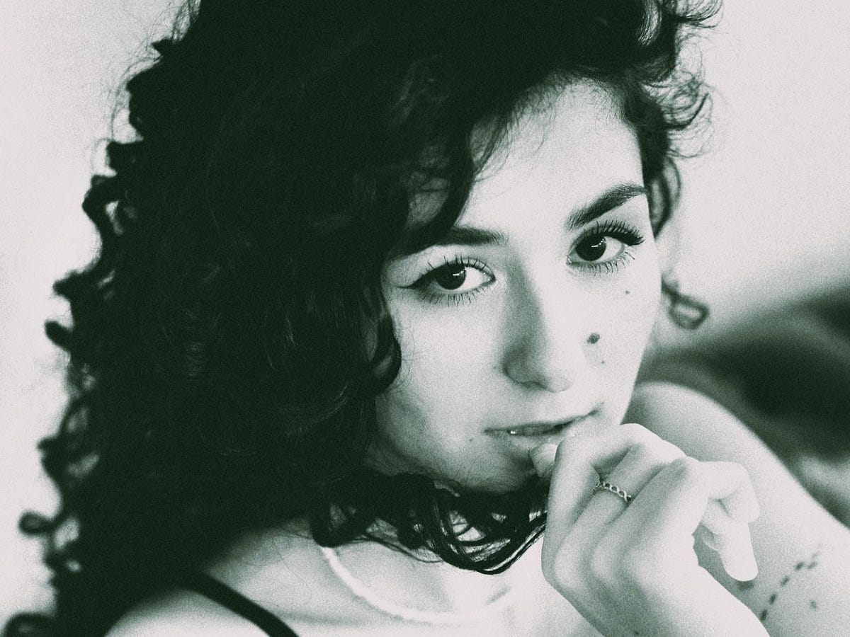 Online Medium Crush Alert by Fickle Female | May More | Mmm Mondays ...