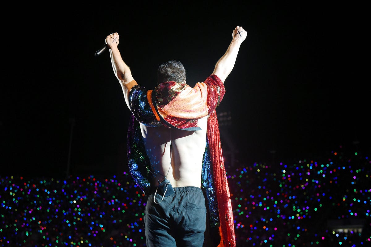 LOVELOUD Festival in 10 Stunning Photos | by Artist Waves | Artist ...