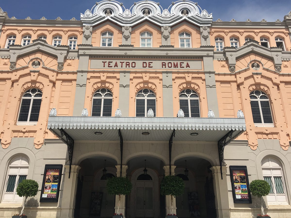 Teatro Romea. Y empezamos con uno de mis favoritos y… | by Carmen Guerrero Ortín | Medium