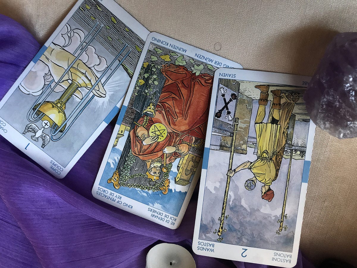 3 Easy Ways To Read Tarot Reversals | by Miriam Rachel | Tarot Talk
