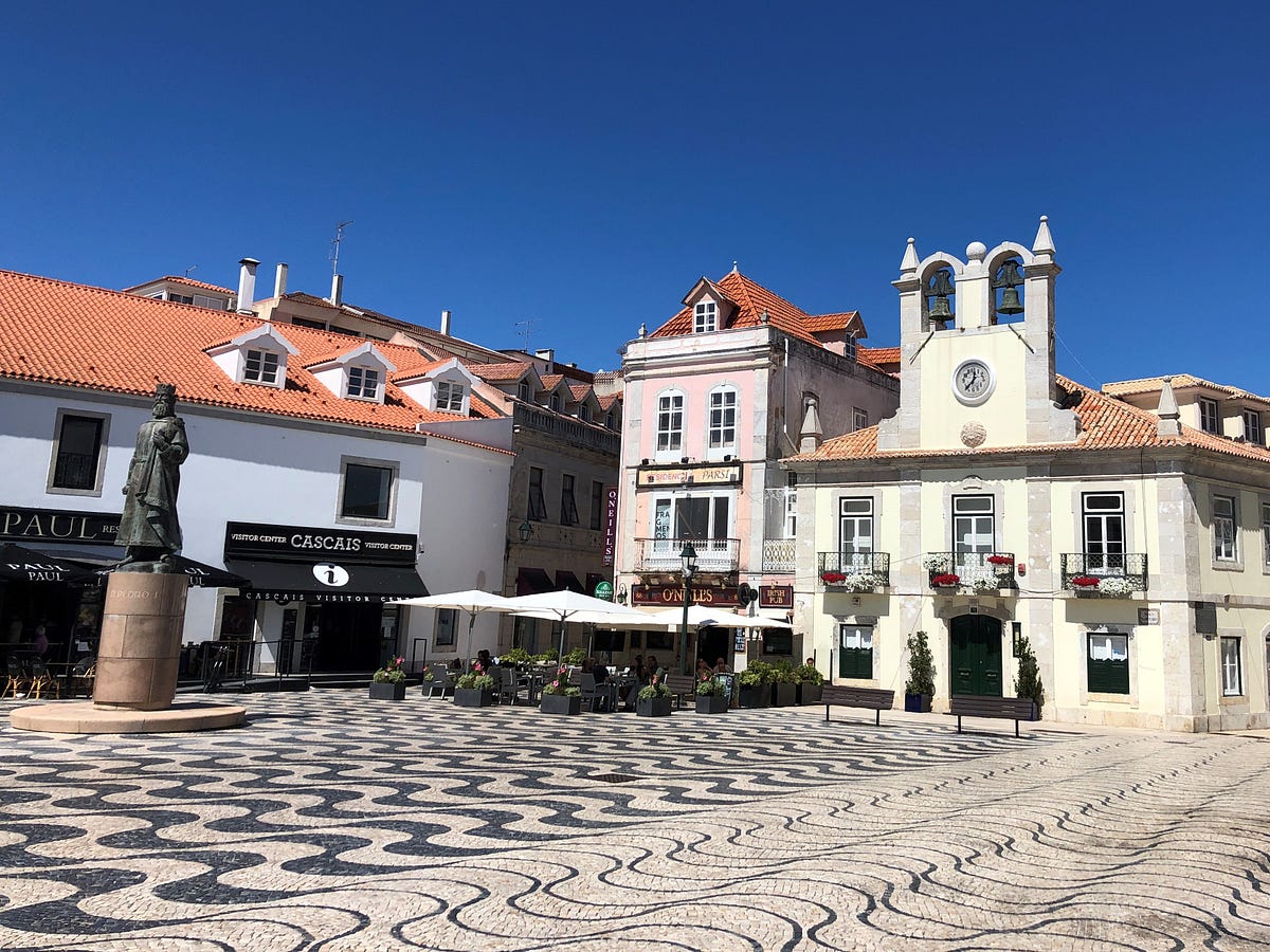2 Amazing Walks Around Cascais, Portugal | by Andrew Peachey | Medium