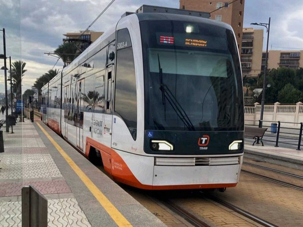 Alicante mantiene seis meses más la gratuidad del TRAM para los menores ...