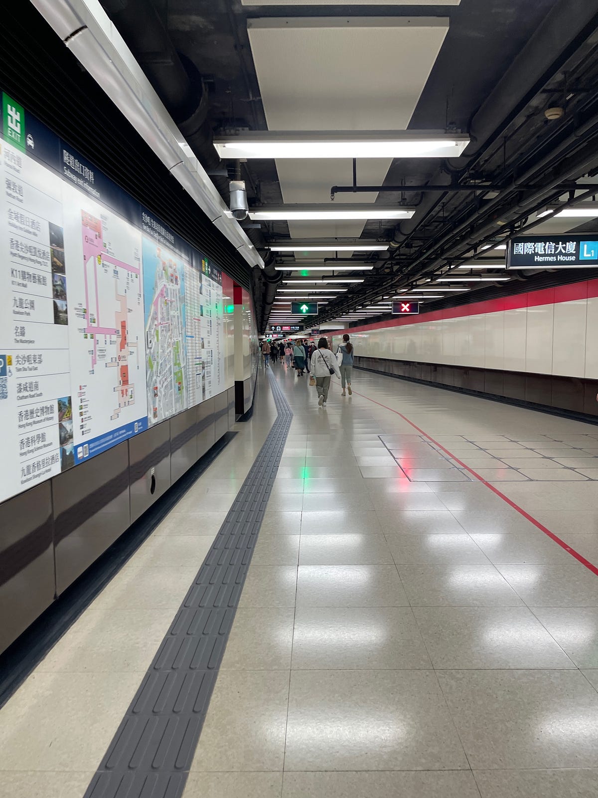 Start a new working day 👧🏻 Tsim sha Tsui east MTR station in Hong Kong ...