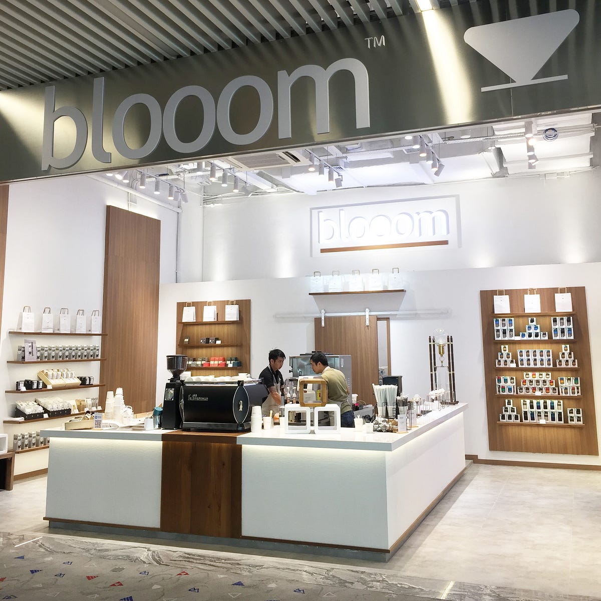 咖啡創業的自學之路 (三) — 人物專訪Keith Fong. 近期，在香港接連發生了大事件。持續數月也未能平息的社會運動、政權腐敗再加上武漢 ...