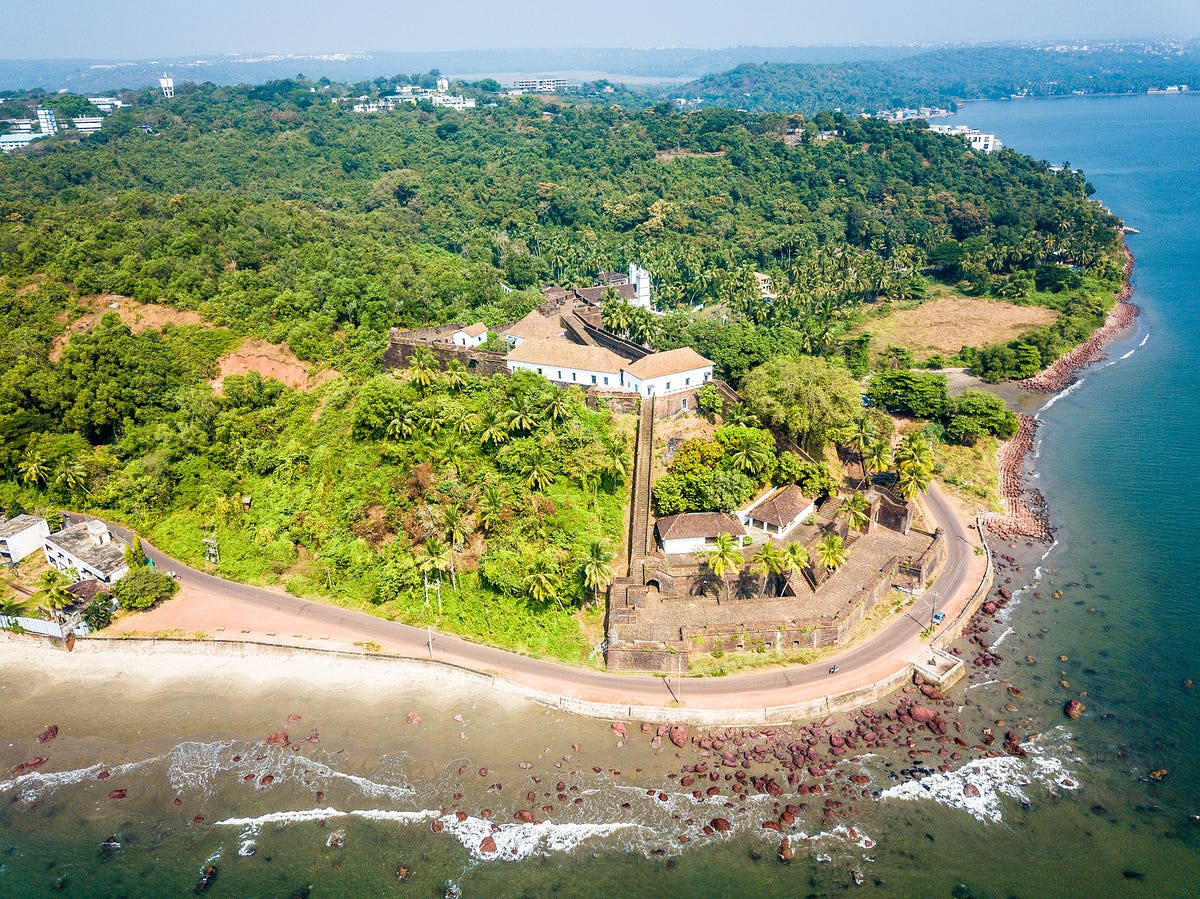 Here Is Why the Oldest Fort in Goa Deserves To Be On Your Bucket-list ...