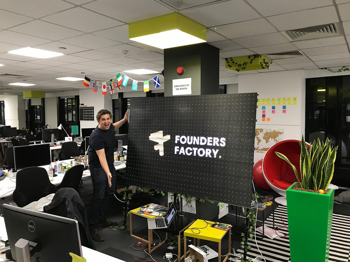 How to build your very own large LED Jumbotron video wall — and go ...