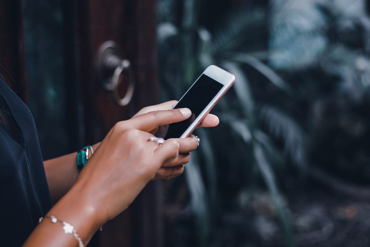 The Hidden Cost of Convenience: Your Smartphone Might Be Dulling Your ...