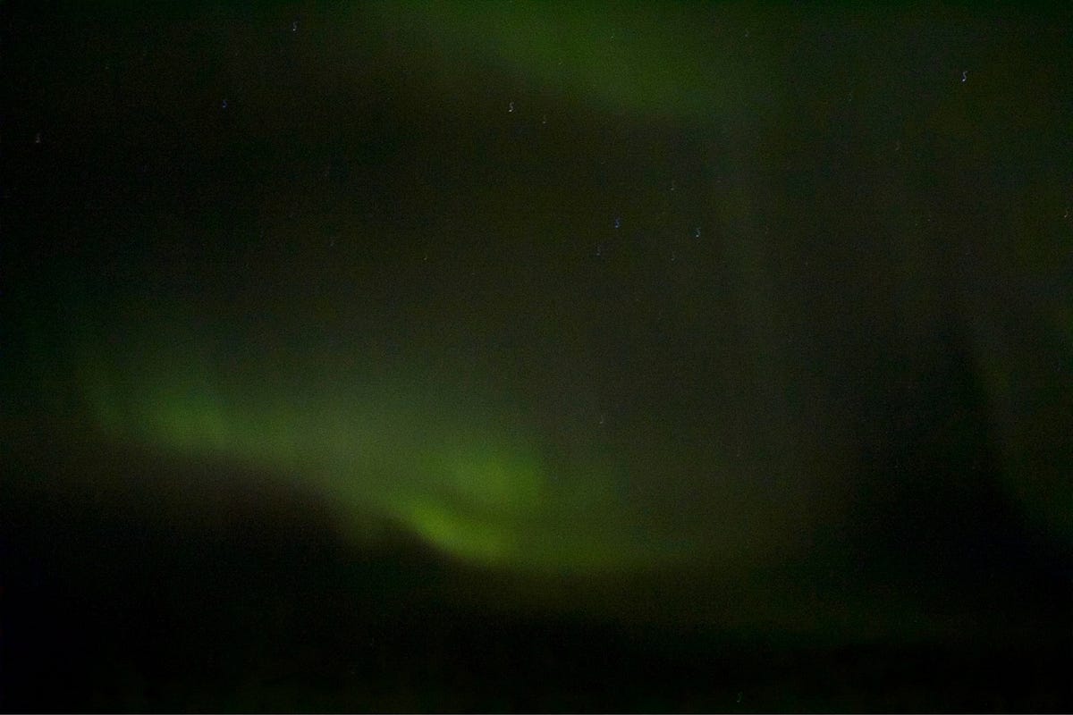 Despertar ante una aurora boreal. Vuelo de 12 horas, dos paquetes ...