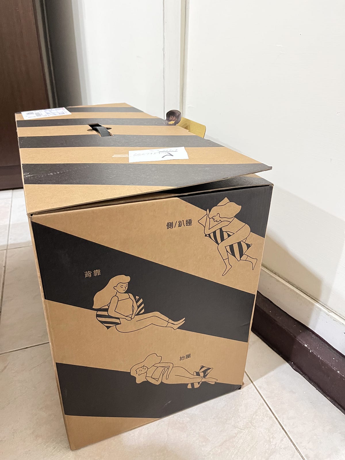 【開箱】多功能側睡長抱枕：另一半枕評價、實測、MIT孕婦枕！推薦！ - 林庭宇 Jamie Lin - Medium