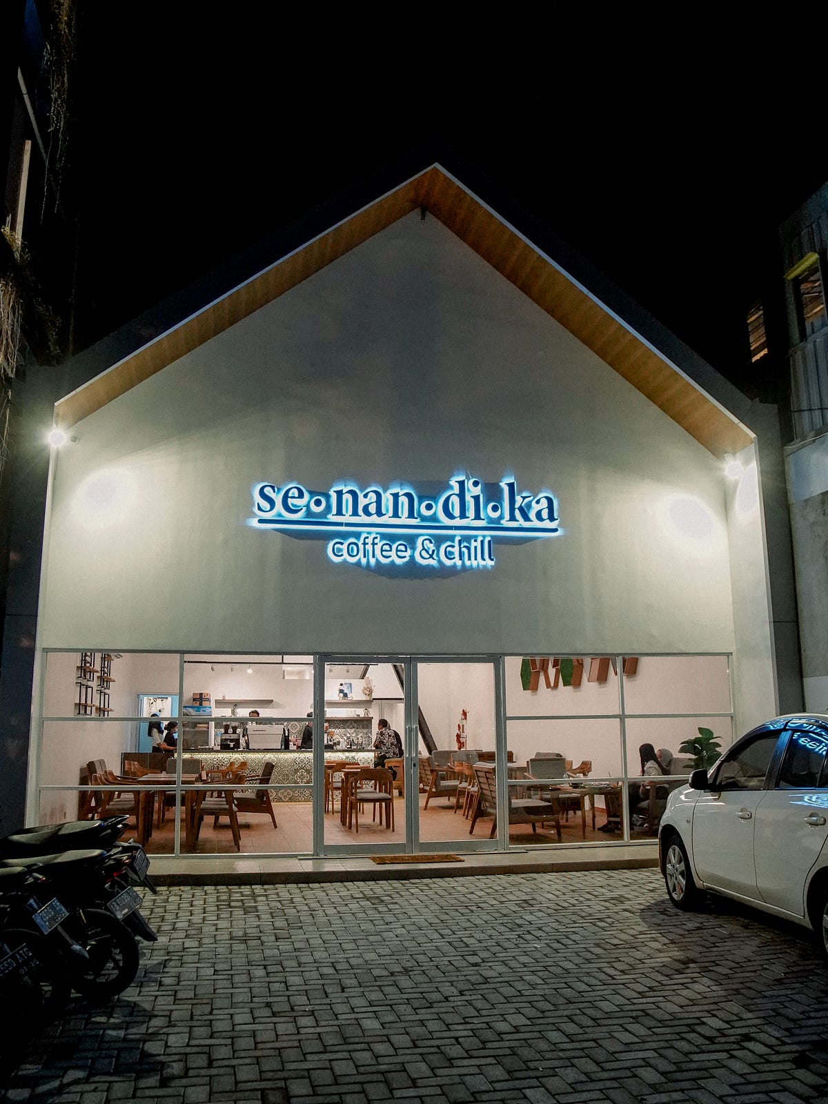 Cafe Senandika Untuk Tempat Kita Bercerita | by Sabna Faradila ...