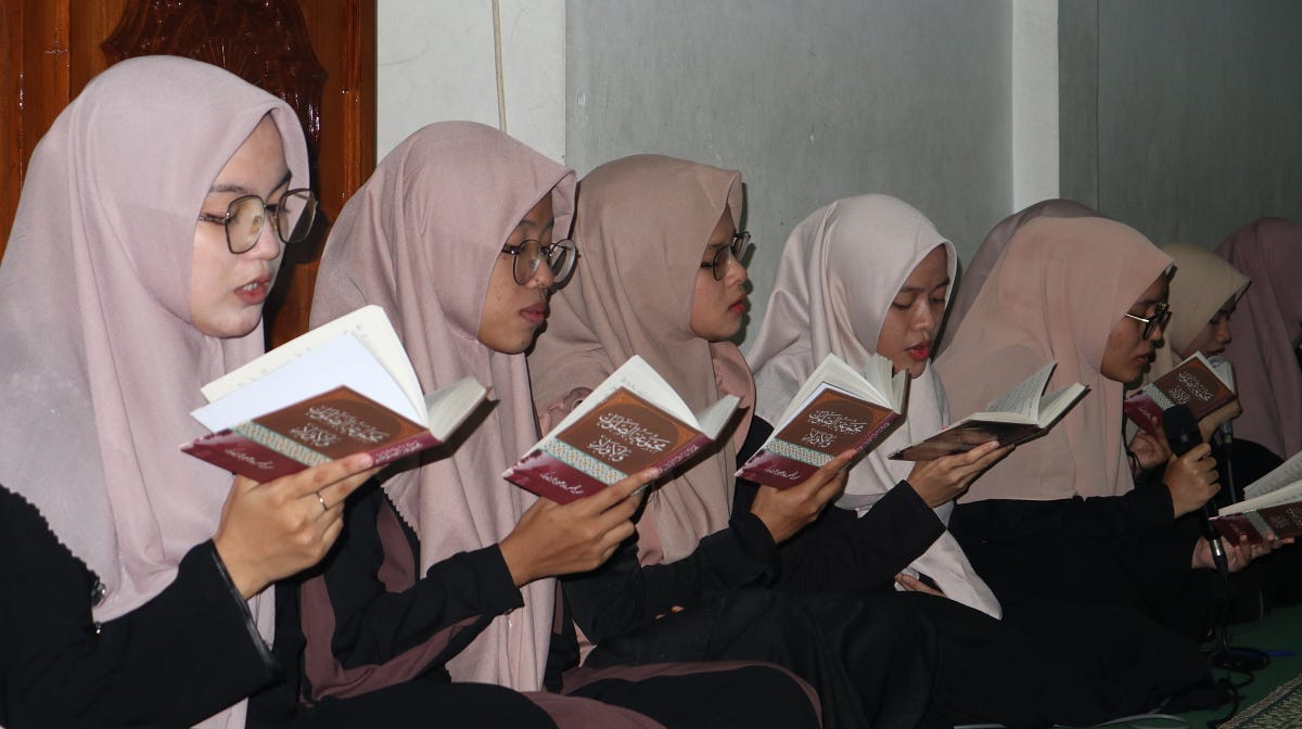 Madrasah Diniyah Malam Jum’at Pesantren Takhasus IIQ Jakarta - hisnia ...